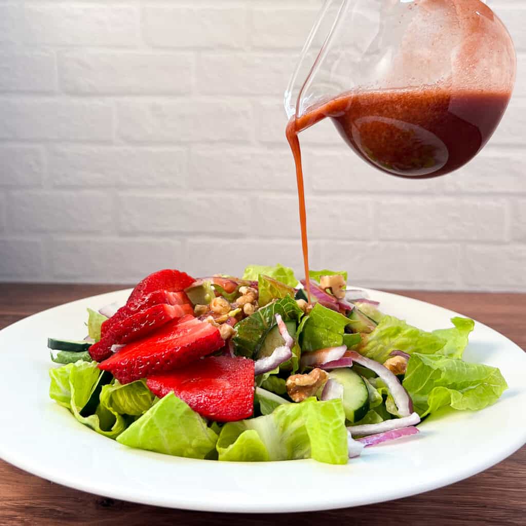 5-Minute Strawberry Balsamic Dressing [OIL-FREE] - Daniel's Plate